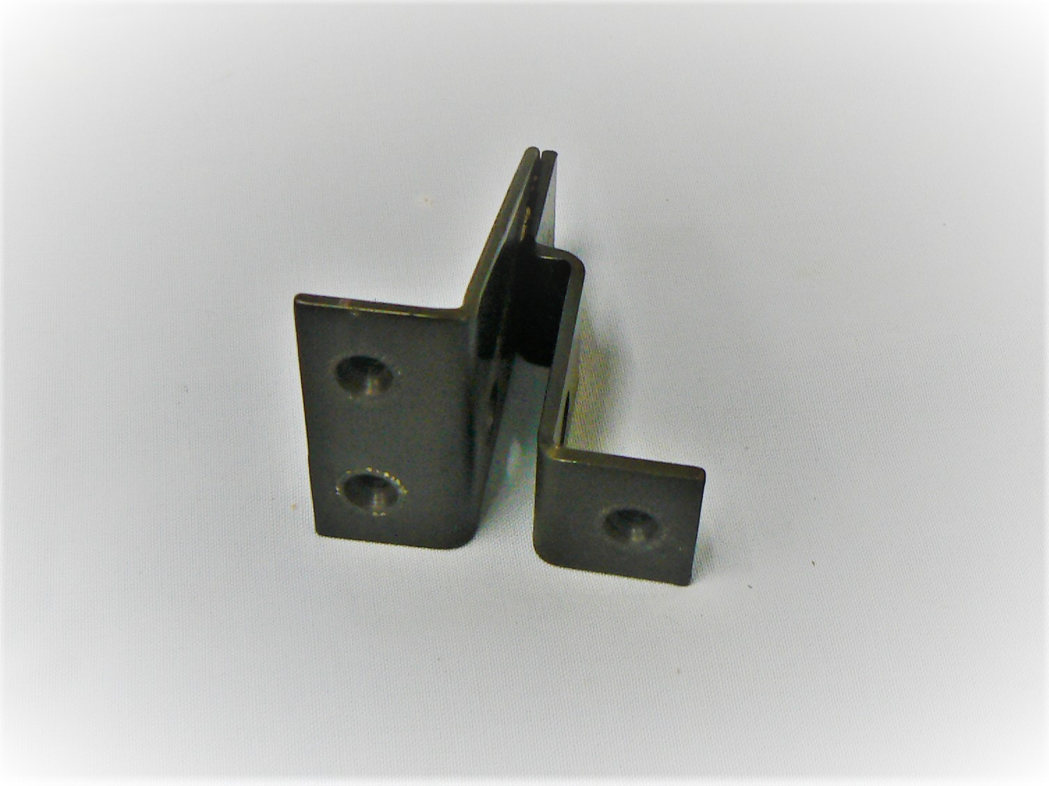 A082U5825F (082U5825) BRACKET - BONNET LATCH to BULKHEAD