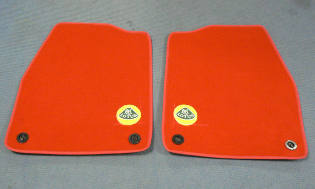 LOTAC00030 FOOT MAT SET (Red)