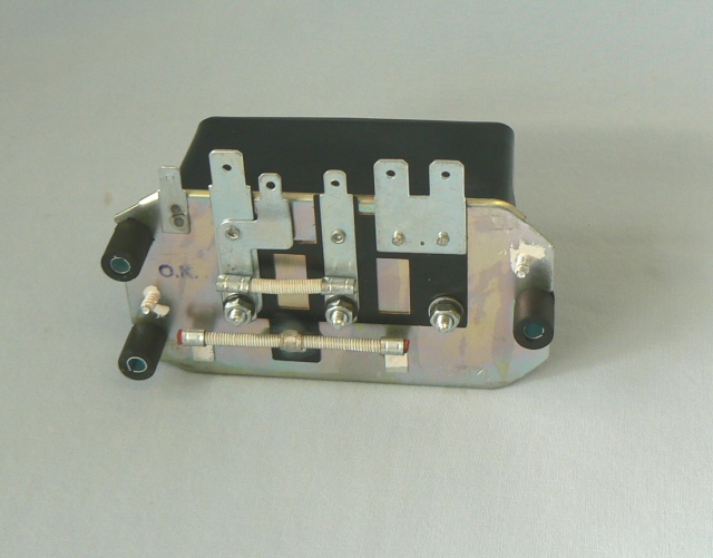 SJ036M0067 DYNAMO CONTROL BOX (3 BOBBIN TYPE)