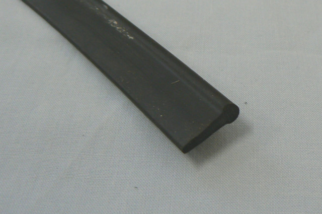 SJ079U0009 RUBBER STRIP - BONNET GRILLE to BONNET - (Series One only)