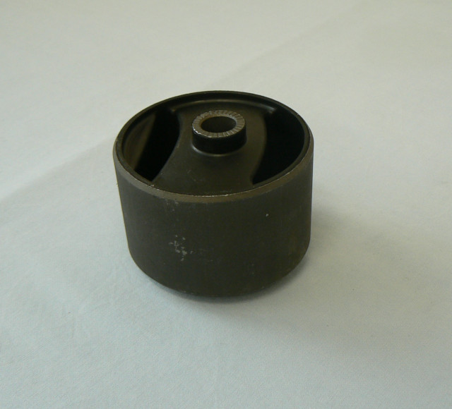 SJ100E0017 GEARBOX MOUNTING RUBBER